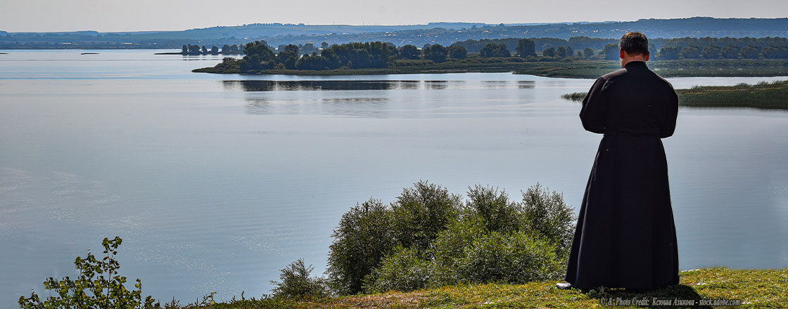America’s New Catholic Priests Turn Right - The American TFP